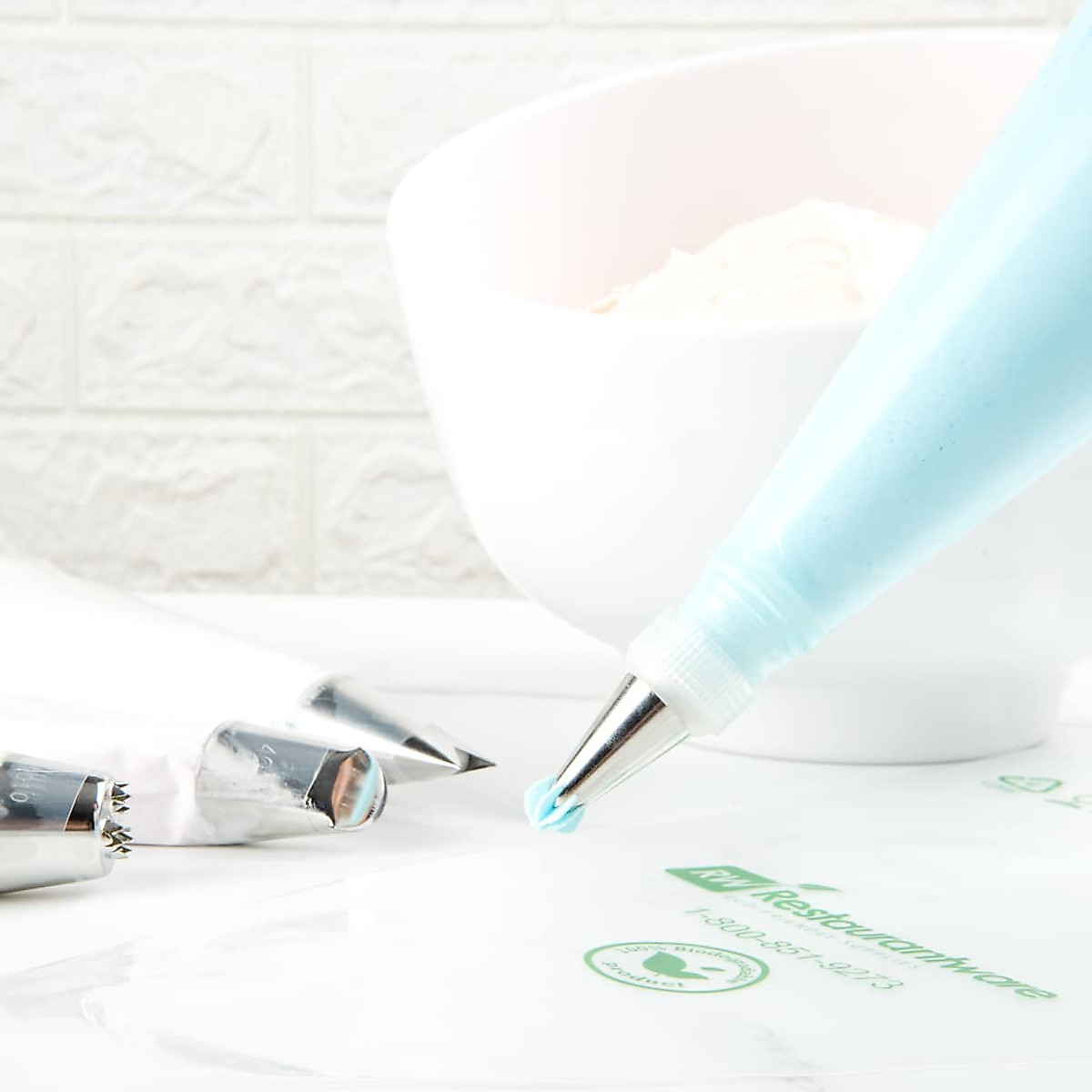 Restaurantware Pastry Tek Decorating Tip Star 1 Reusable Star Piping Tip - #31 Dent-Resistant Stainless Steel Closed Star Tip Dishwasher-Safe Decorate Cupcakes Cakes or Cookies