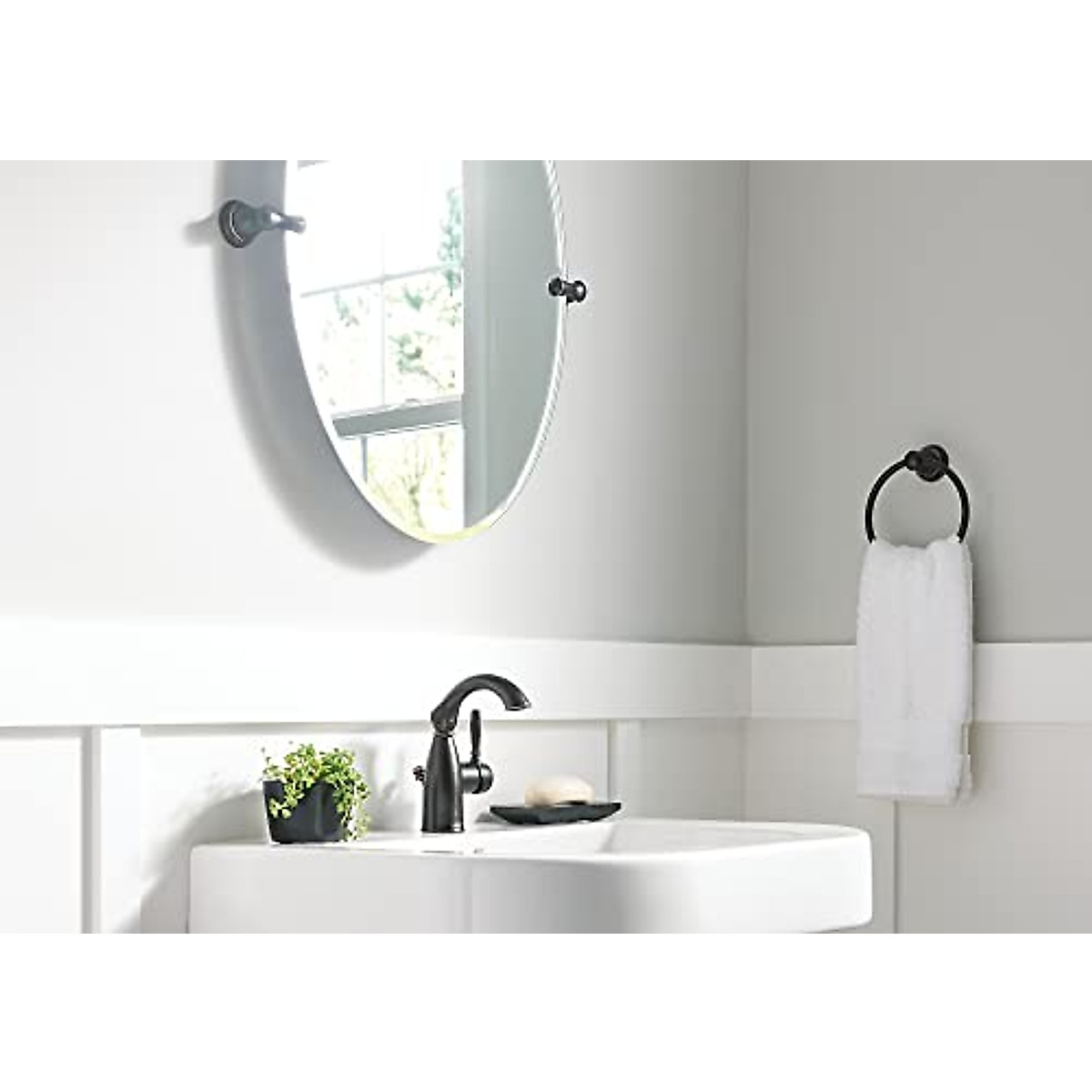 Moen Sarona Mediterranean Bronze One-Handle Single Hole Rustic Farmhouse Bathroom Faucet with Optional Deckplate, Traditional Bathroom Sink Faucet and Drain Assembly, 84144BRB