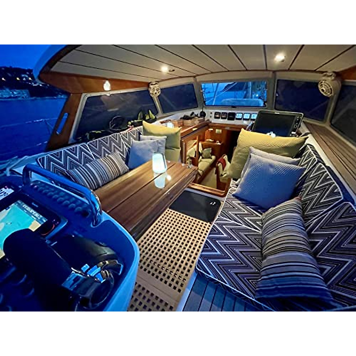 Caframo Bora. 12V Marine Fan. Direct Wire, Low Draw, 5000 Hour Motor Life. Black, 6.5” x 3.0” x 9.5”