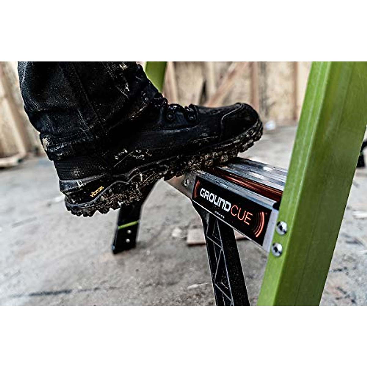 Little Giant Ladders, MightyLite, M4, 4 ft Stepladder, Ground Cue, Fiberglass, Type IAA, 375 lbs weight rating, Green, (15384-001)