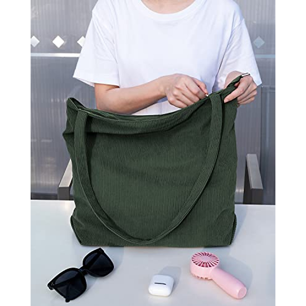 Iioscre Corduroy Tote Bag for Women,Tote Bag with Zipper,Large Capacity Casual Shoulder Handbags with Inner Pockets