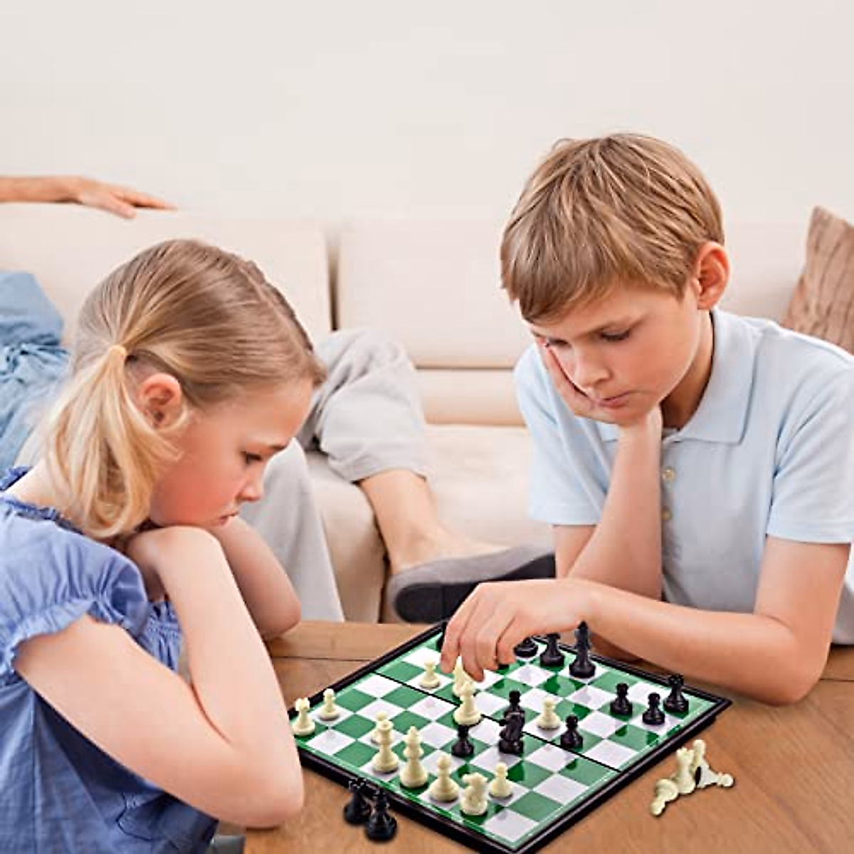 QuadPro Magnetic Travel Chess Set with Folding Chess Board & 2 Extra Queens & Convenience Bag, Educational Toys for Kids and Adults (Green & White)