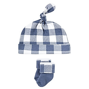 Hudson Baby Unisex Baby Cap and Socks Set, Woodland, 0-9 Months