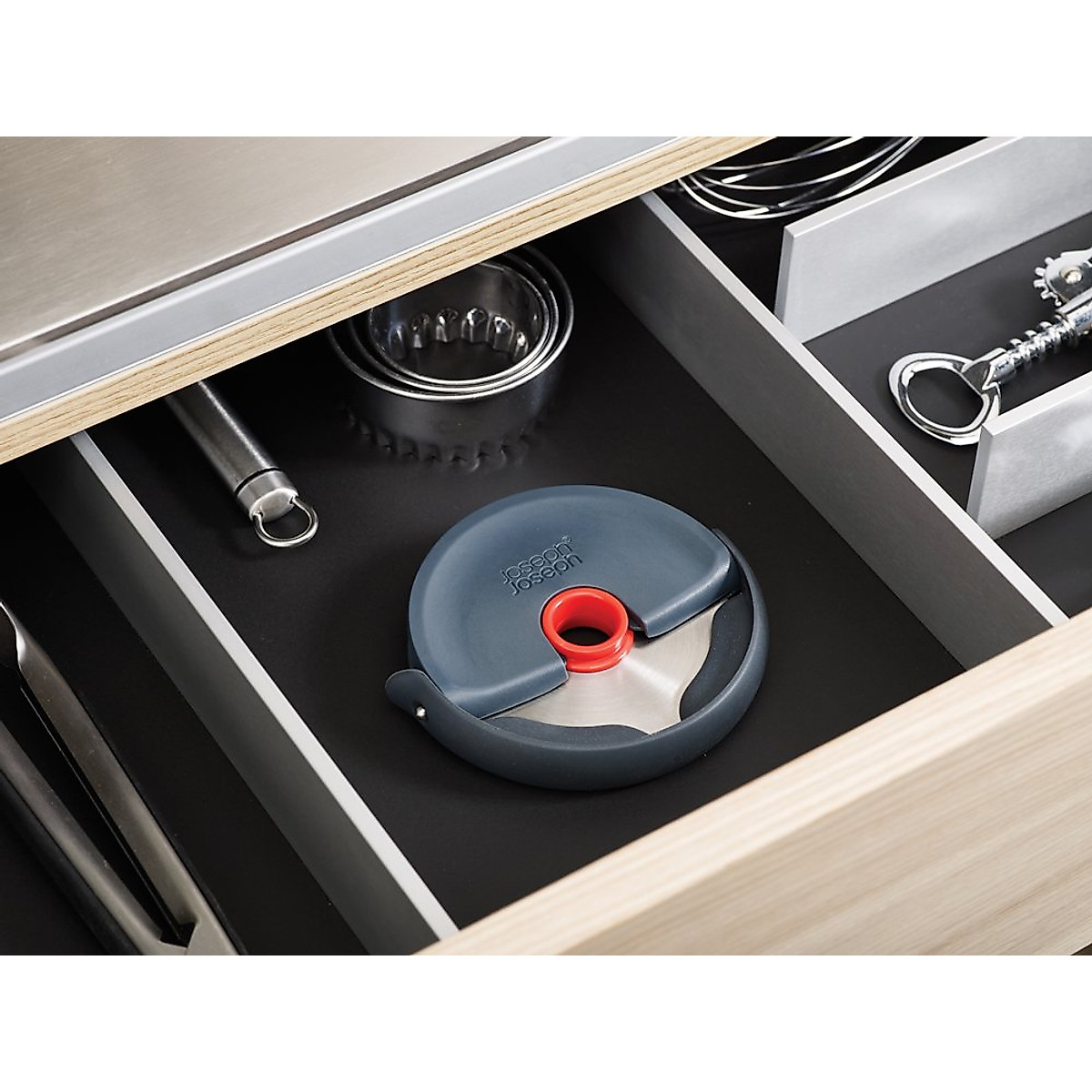 Joseph Joseph Disc Easy-Clean Pizza Wheel, Grey/Red