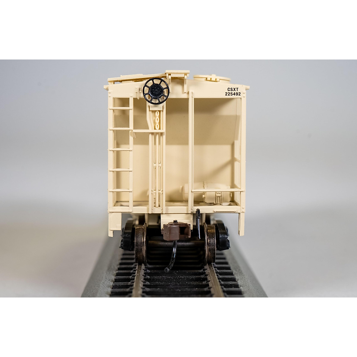 Bachmann Trains - PS-2 Two Bay Covered Hopper - Late Version - CSX® #225492 - HO Scale