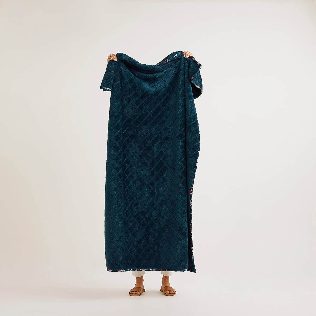 Vera Bradley Women's Fleece Solid Throw Blanket, Rose Toile, 80 X 50