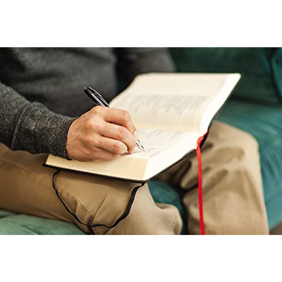 NIV, Journal the Word Bible (Perfect for Note-Taking), Hardcover, Black, Red Letter, Comfort Print: Reflect, Take Notes, or Create Art Next to Your Favorite Verses