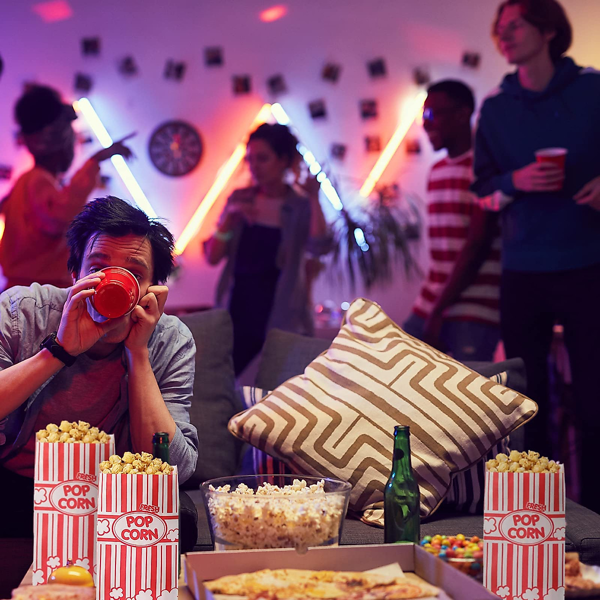 300 Pcs Popcorn Bags Paper Grease Resistant Popcorn Bags Disposable Red and White Striped Popcorn Container for Family Movie Night Movie Party Carnival Theater Popcorn Machine (1 oz)