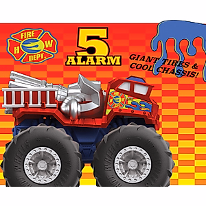 Hot Wheels Monster Trucks Twisted Tredz Vehicles, Creature-Themed 1:43 Scale Toy Truck with Pull-Back Motor & Giant Wheels, Gift for Kids Ages 3 Years Old & Up