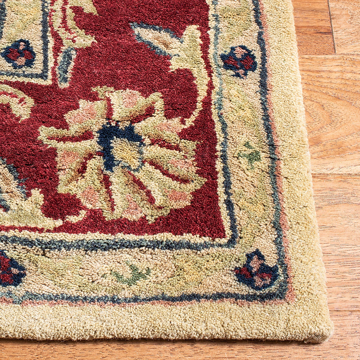 SAFAVIEH Classic Collection 6' x 9' Gold / Red CL398A Handmade Traditional Oriental Premium Wool Area Rug