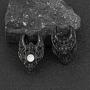 LADEMAYH 2Pcs 00 Gauges for Women, Elegant Black 00g Plugs Gauges for Ears, with White Shell 00g Tunnels Earrings Surgical Steel Saddle Gauges Size 00 Gauge Earrings