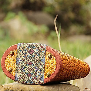 QTKJ Straw Beach Bag for Women, Summer Handmade Rattan Tote Bag, Round Wooden Handle, Boho Retro Straw Woven Handbag, Large Beach Bag for Vacation (Yellow)