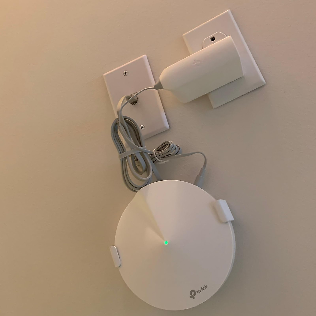 ALLICAVER Compatible Wall Mount Tp-Link Deco M9, Sturdy Metal Made Mount Stand Holder Compatible Tp-Link Deco M9 Mesh WiFi. (3-Pack)