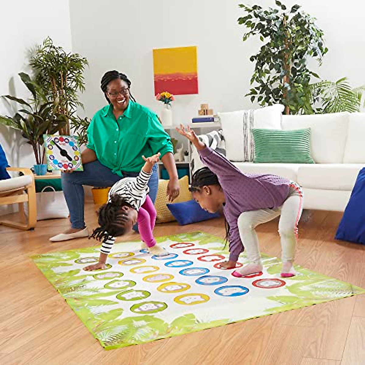 Hasbro Gaming Twister Junior Game, Animal Adventure 2-Sided Mat, 2 Games in 1, Party Game for Kids Ages 3 and Up, Indoor Game for 2-4 Players
