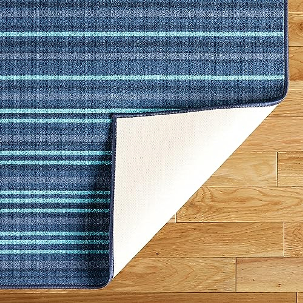 TOWN & COUNTRY BASICS Layne Modern Stripe Everwash™ Washable Area Rug with Non-Slip Backing, Pet Friendly Rug, Navy Blue/Blue, 20"x35"