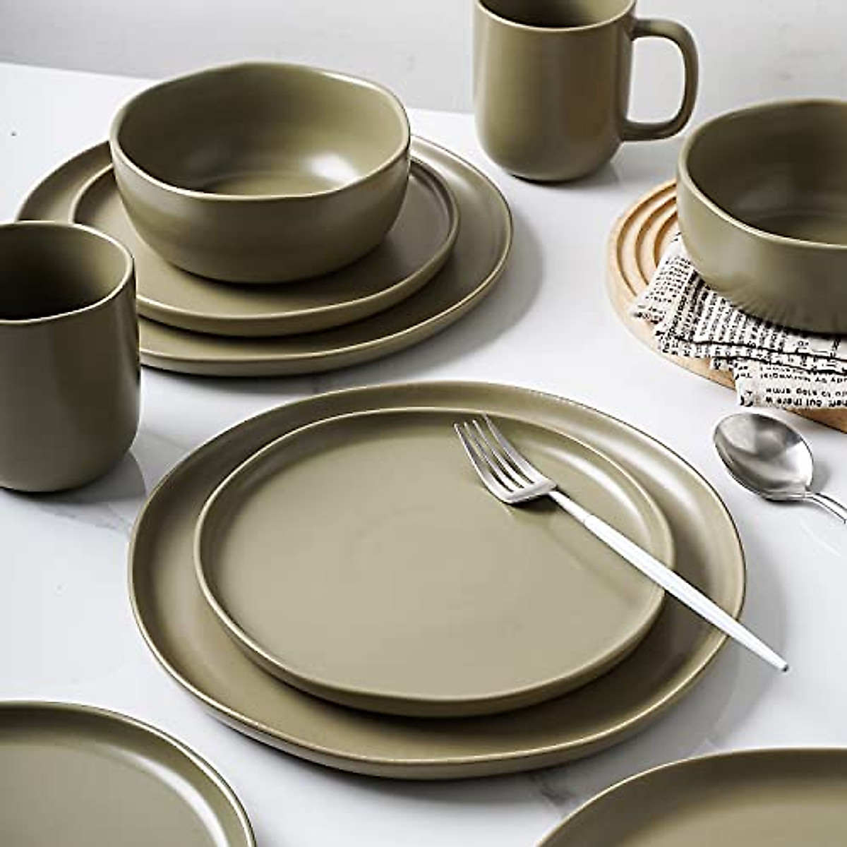 Stone Lain Tom Stoneware Reactive Glaze Dinnerware Set, 16-Piece Service for 4, Olive