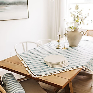 OrganiHaus White Farmhouse Placemats, Set of 6 Round Woven Placemats, Heat Resistant Circle Cotton Placemats, Rustic Outdoor Placemats for Patio Table, Washable Round Placemats for Dining Table