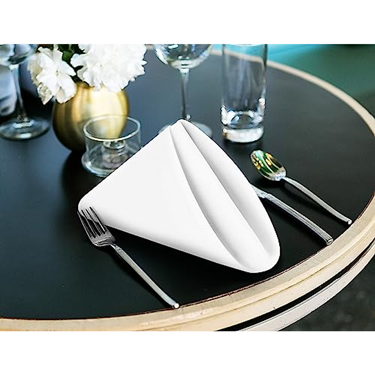 Utopia Home [24 Pack, White] Cloth Napkins 17x17 Inches, 100% Polyester Dinner Napkins with Hemmed Edges, Washable Napkins Ideal for Parties, Weddings and Dinners