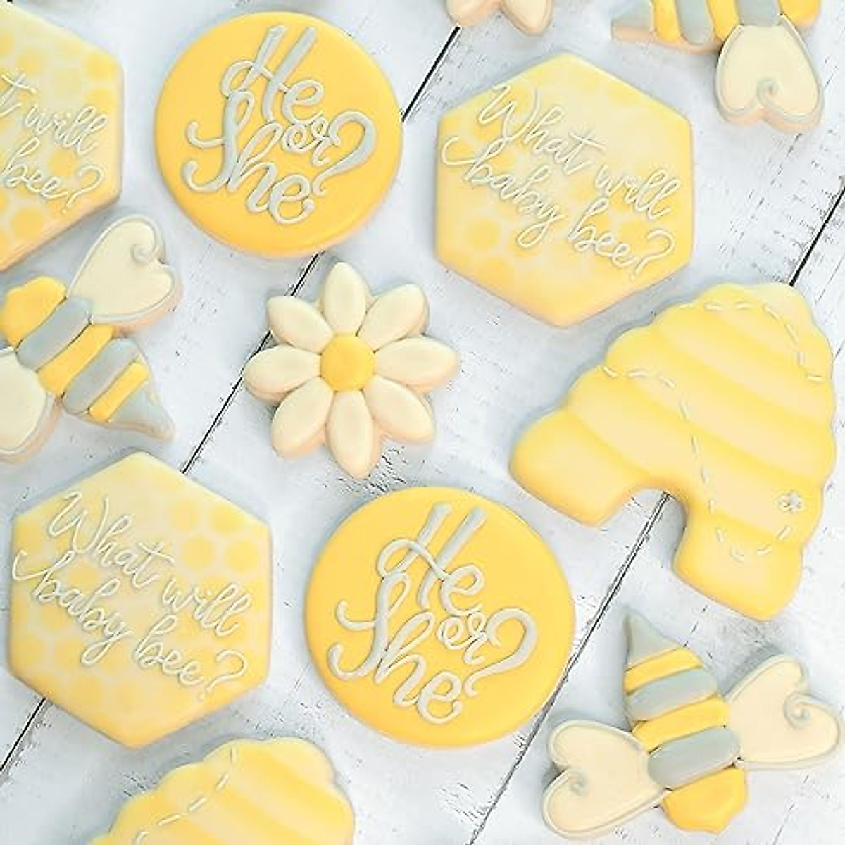 R & M International Honey bee Cookie Cutter, One Size, Silver