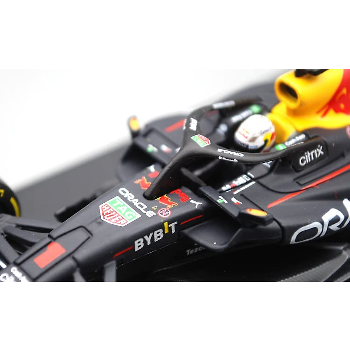 Bburago 1:43 New 2022 F1 Red Bull Racing RB18 1# Verstappen Special Paint Formula One Alloy Super Toy Car Model (RB18#1 W/Helmet)