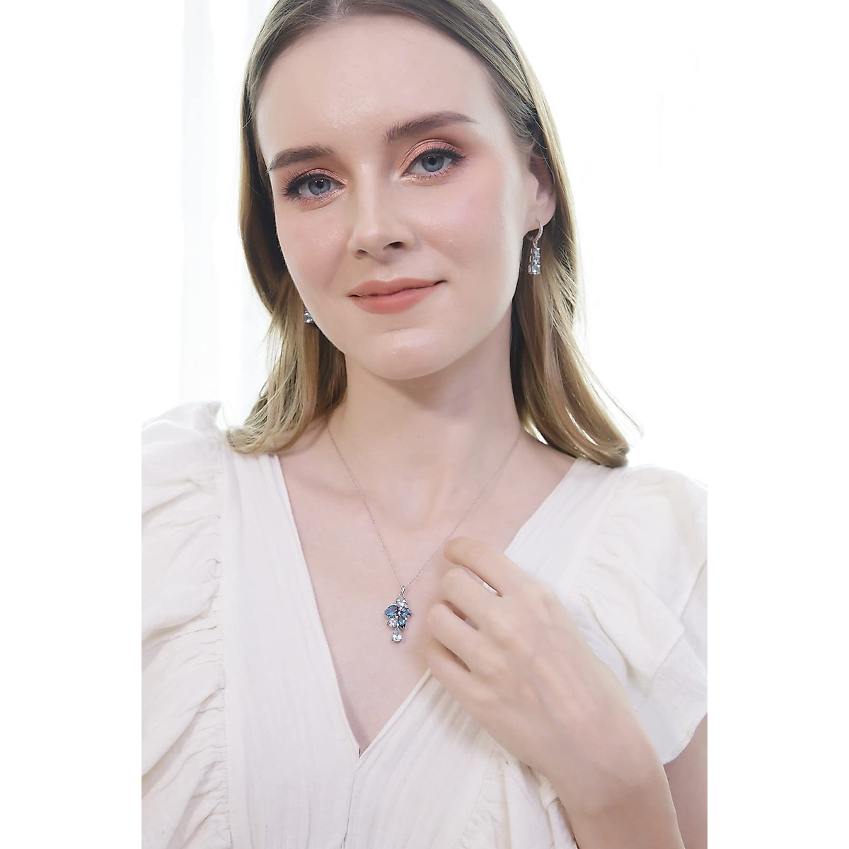 B. BRILLIANT Blue Necklace for Women Sterling Silver London Blue White Topaz Multi Color Ombre Cluster Pendant With Jewelry Gift Box