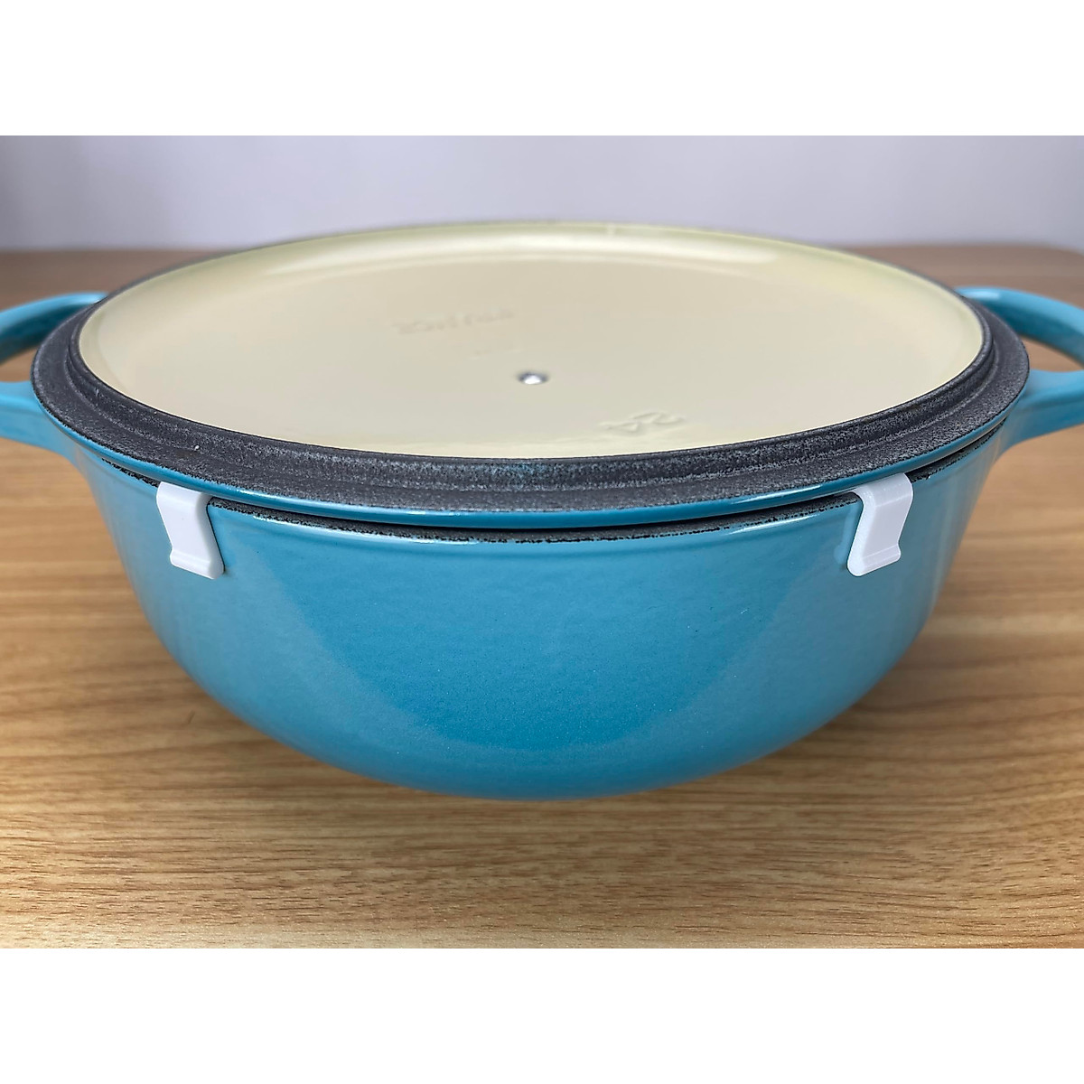 Gadget Ray Dutch Oven Lid Protector Clips Flexible Bumper for Storage Pack of 12 Made in The USA (White)