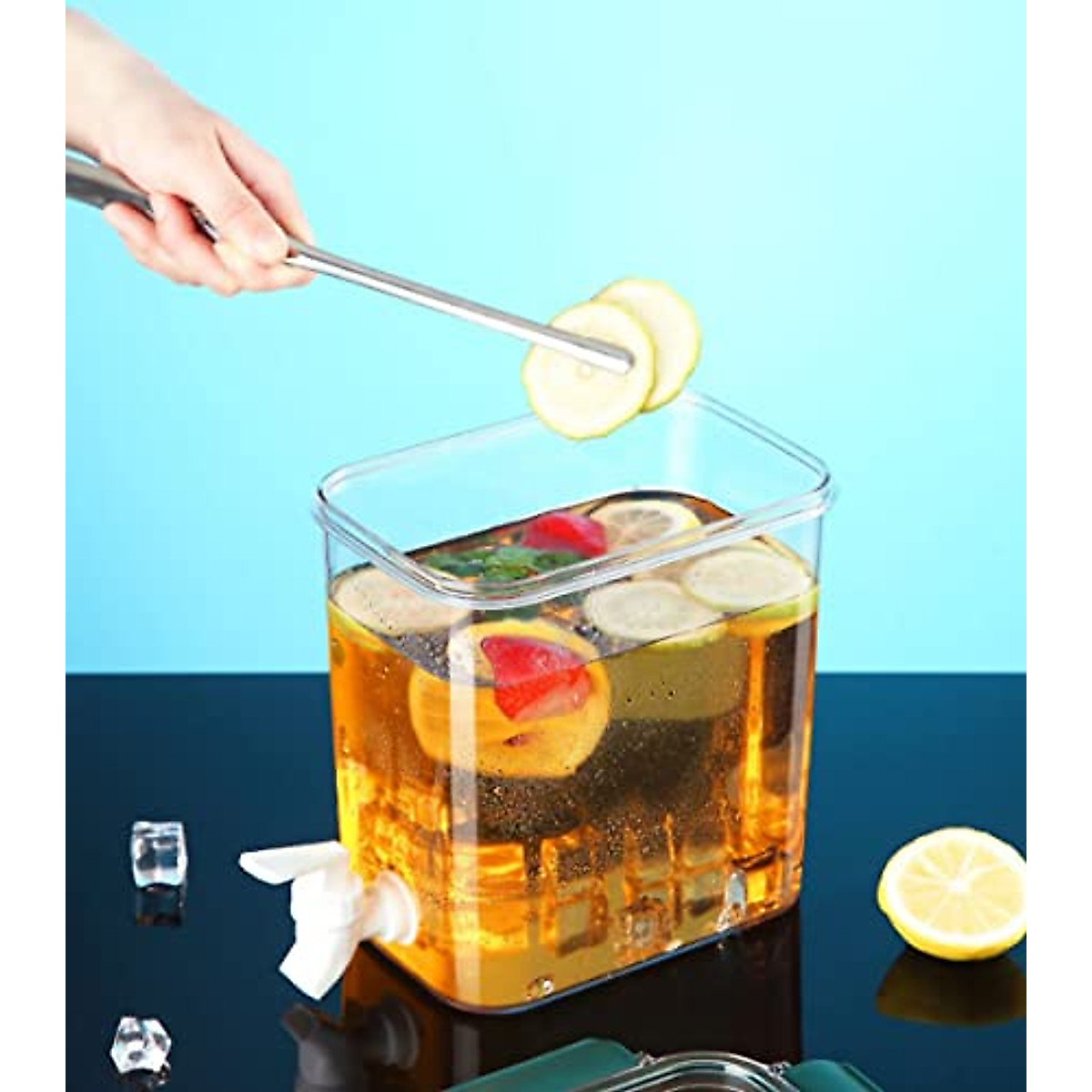 Elsjoy 2 Pack Plastic Drink Dispenser with Spigot, 1 Gallon (3.5 L) Beverage Dispenser Cold Drink Container for Iced Tea, Lemonade, Fridge, Bar, Party, Lock Lid