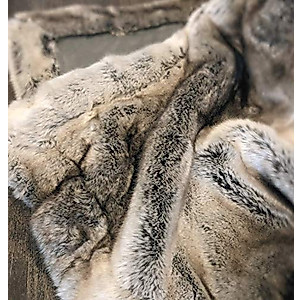 Eikei Luxury Faux Fur Throw Blanket Super Soft Oversized Thick Warm Afghan Reversible to Plush Velvet in Tan Grey Wolf, Cream Mink or Blush Chinchilla, Machine Washable (Ombre Beige, 60Wx70L)