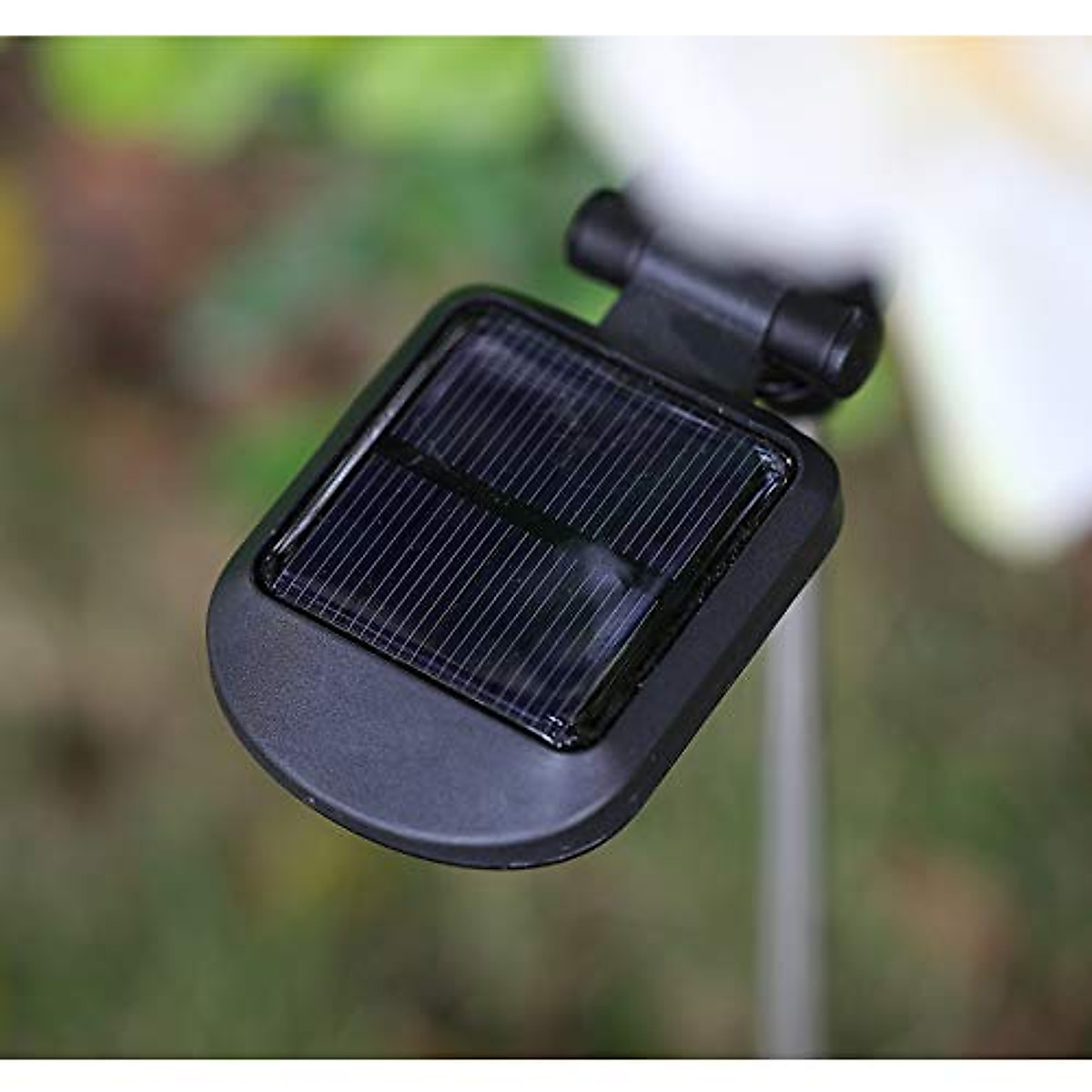 HDNICEZM Solar Garden Lights Outdoor Decorative - 2 Pack Upgraded Realistic 5 Rose Flowers Lights LED Solar Stake Lights Waterproof for Garden Backyard Patio Pathway Courtyard Decoration (White)