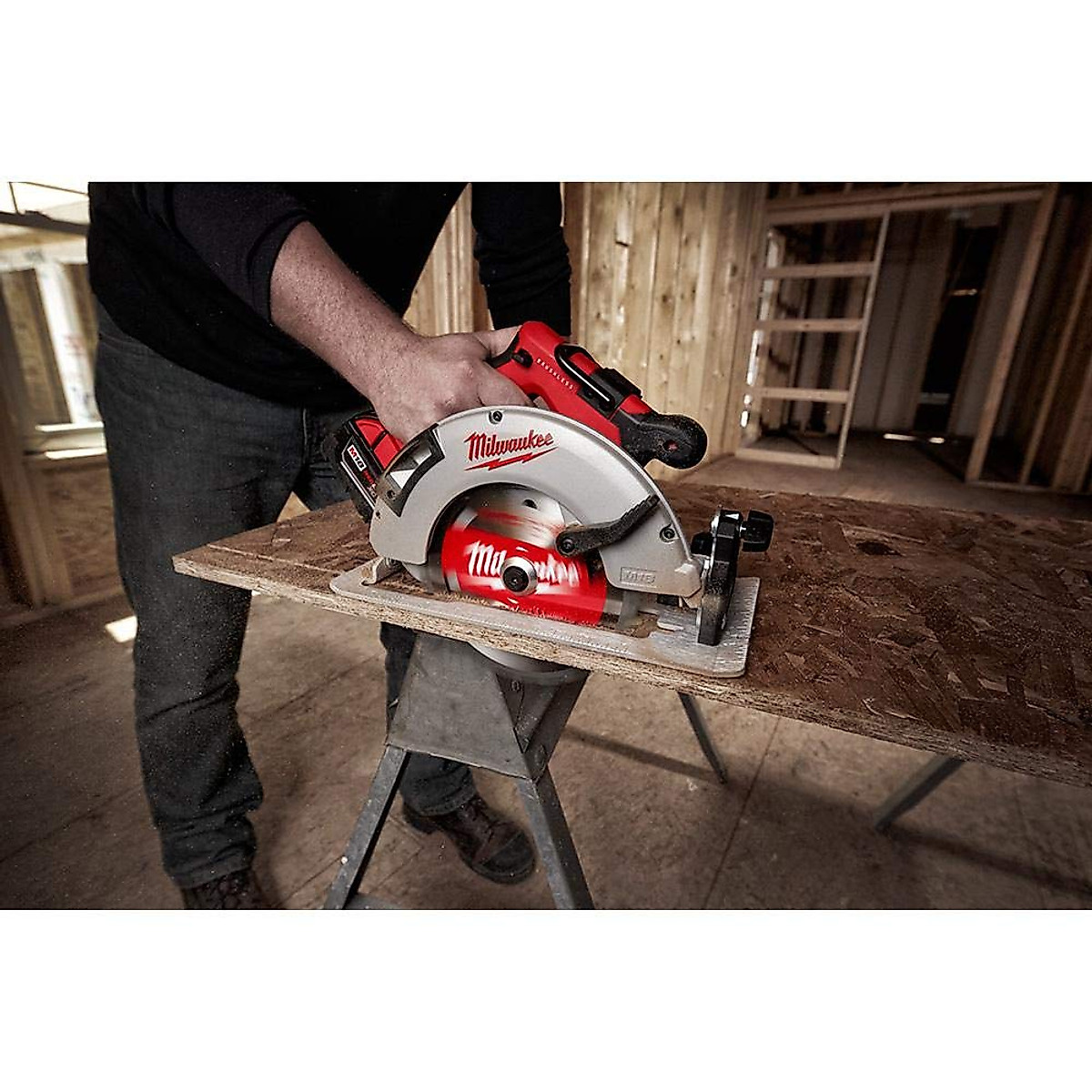 Milwaukee 2992-22 M18 18-Volt Lithium-Ion Brushless Cordless Hammer Drill and Circular Saw Combo Kit (2-Tool) with Two 4.0 Ah Batteries