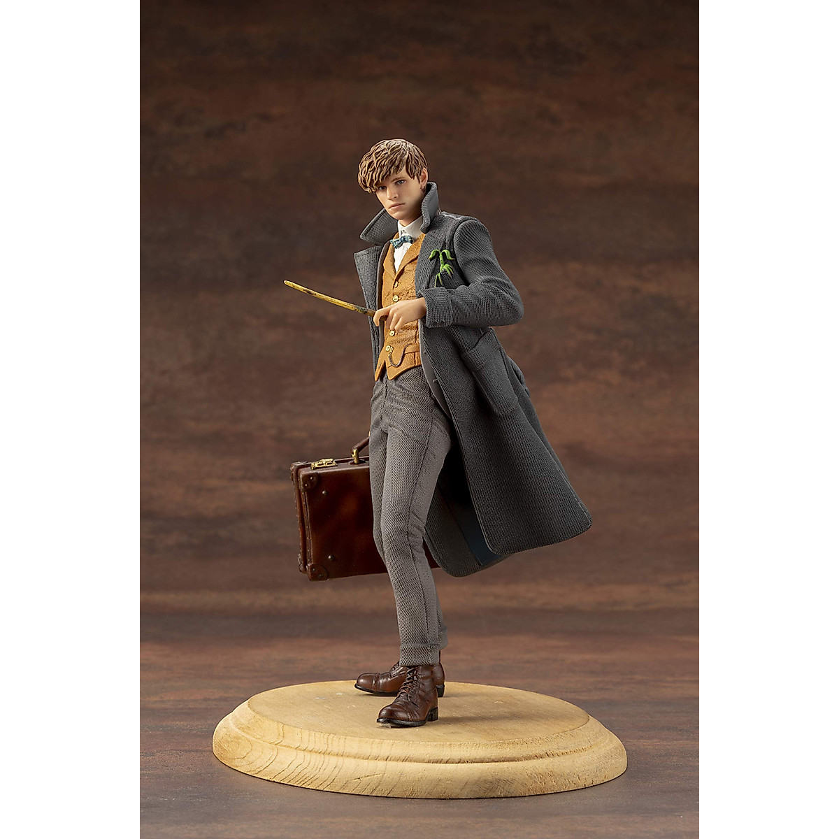 Kotobukiya SV229 Fantastic Beasts: The Crimes of Grindelwald: Newt Scamander Artfx+ Statue, Multicolor
