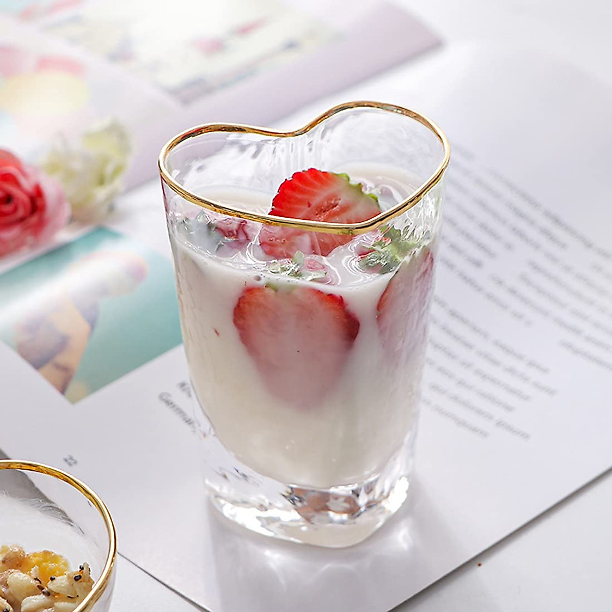 YUNNUO Glass Bowls For Dessert,Glass Bowls 6 Inch,Phnom Penh Heart-Shaped Glass Bowl And Cup Set,Used In The Kitchen To Make Ice Cream Or Fruit Salad,Yogurt Dessert Bowl (With A Spoon)