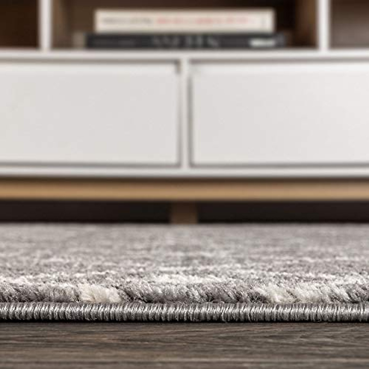 JONATHAN Y MOH208C-28 Aksil Moroccan Beni Souk Indoor Farmhouse Area-Rug Bohemian Minimalistic Geometric Easy-Cleaning Bedroom Kitchen Living Room Non Shedding, 2 ft x 8 ft, Gray/Cream