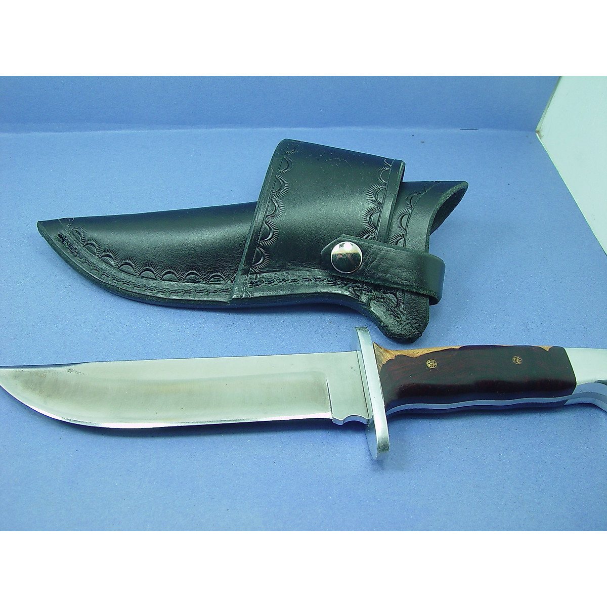 Buck 124 Cross Draw Knife Sheath Made Out of Buffalo Hide Leather.
