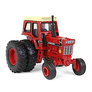 ERTL 1/64 International Harvester 1466 Black Stripe Wide Front with FFA Logo