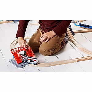 BRIO World - 33873 Smart Tech Engine Set with Action Tunnels | 17 Piece Train Toy with Accessories and Wooden Tracks for Kids Age 3 and Up