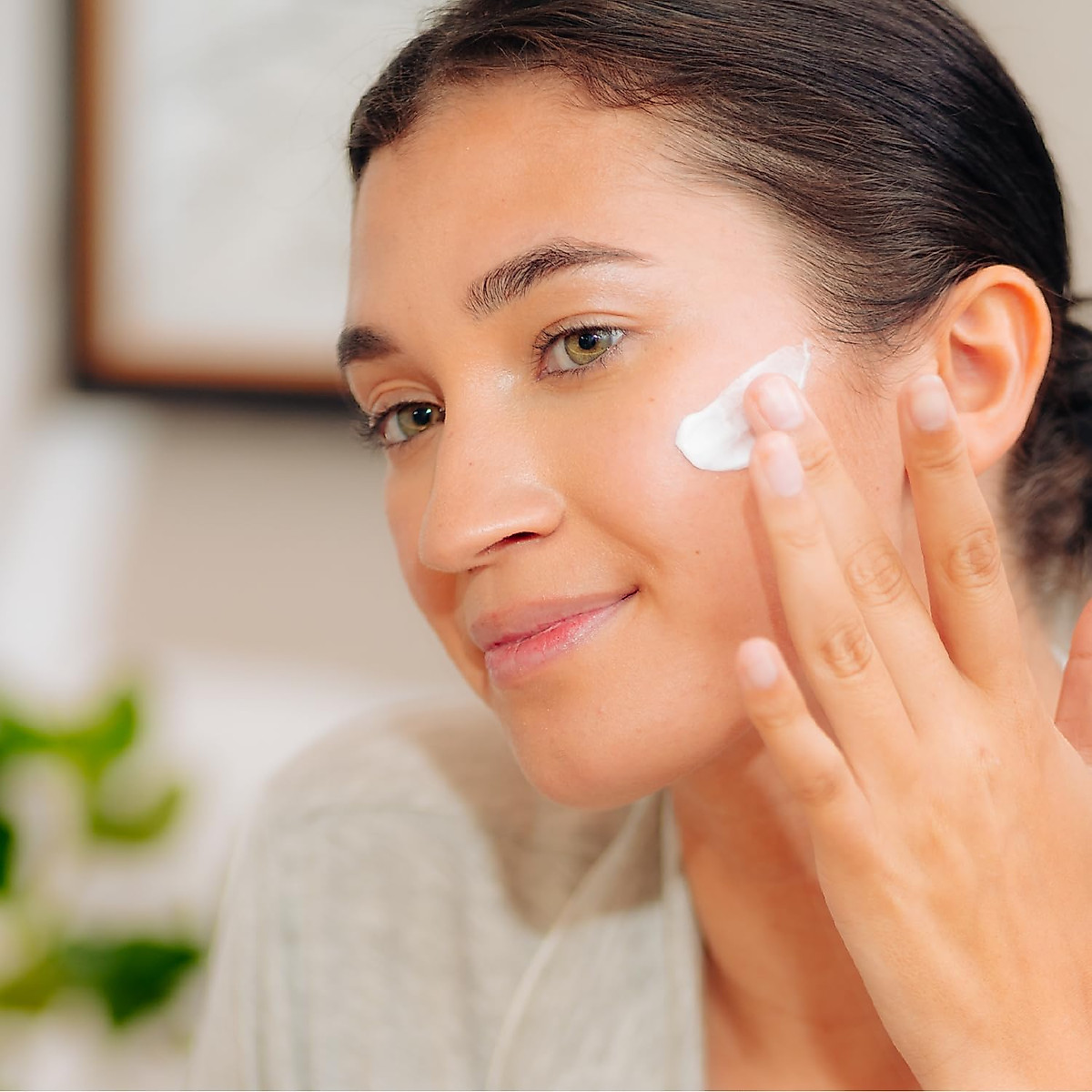 Tree of Life Beauty Moisturizer, Vitamin C Face Cream - Hydrating & Brightening Lotion, Reduces Dark Spots - Dermatologist-Tested for Dry Sensitive Skin - Whitening Facial Skin Care - 1.7 Fl Oz