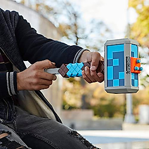 Nerf Minecraft Stormlander Dart-Blasting Hammer, Fires 3 Darts, Includes 3 Elite Darts, Pull-Back Priming Handle Multicolor 5010993948758