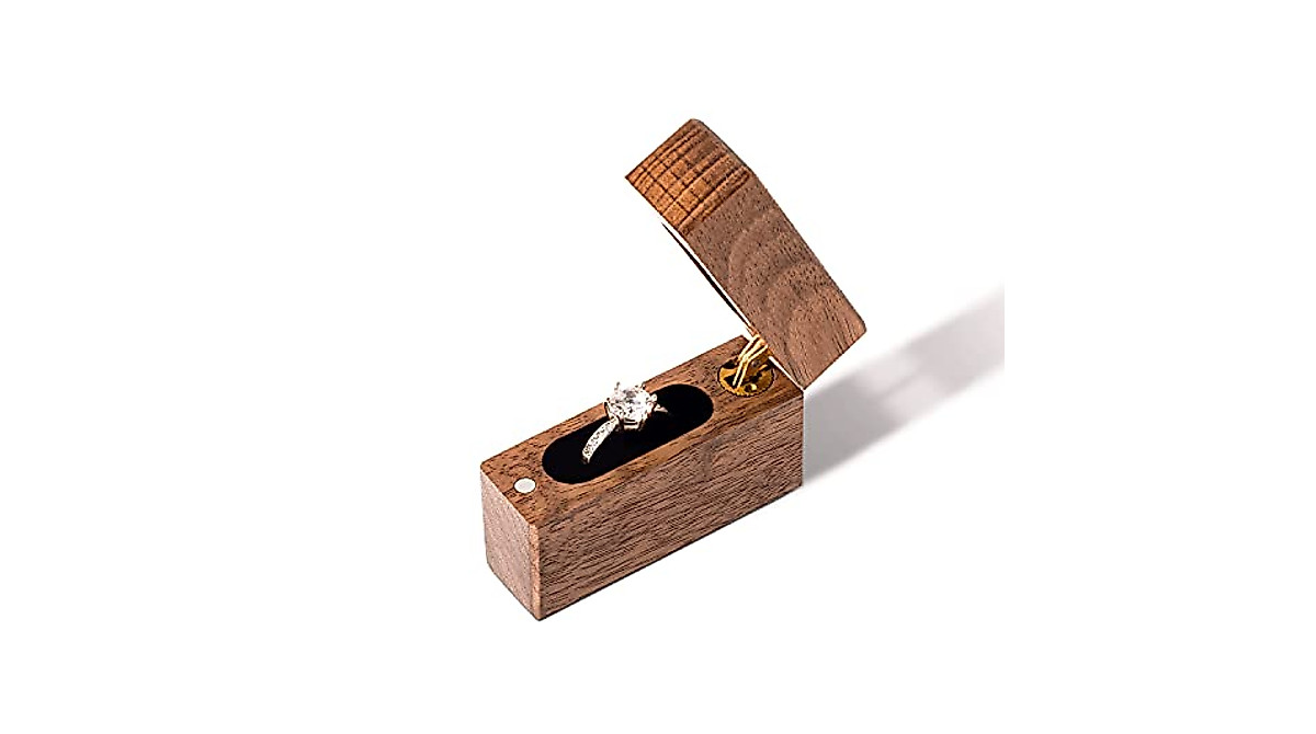 Elegant Walnut Engagement Ring Box for Surprises | Wislist