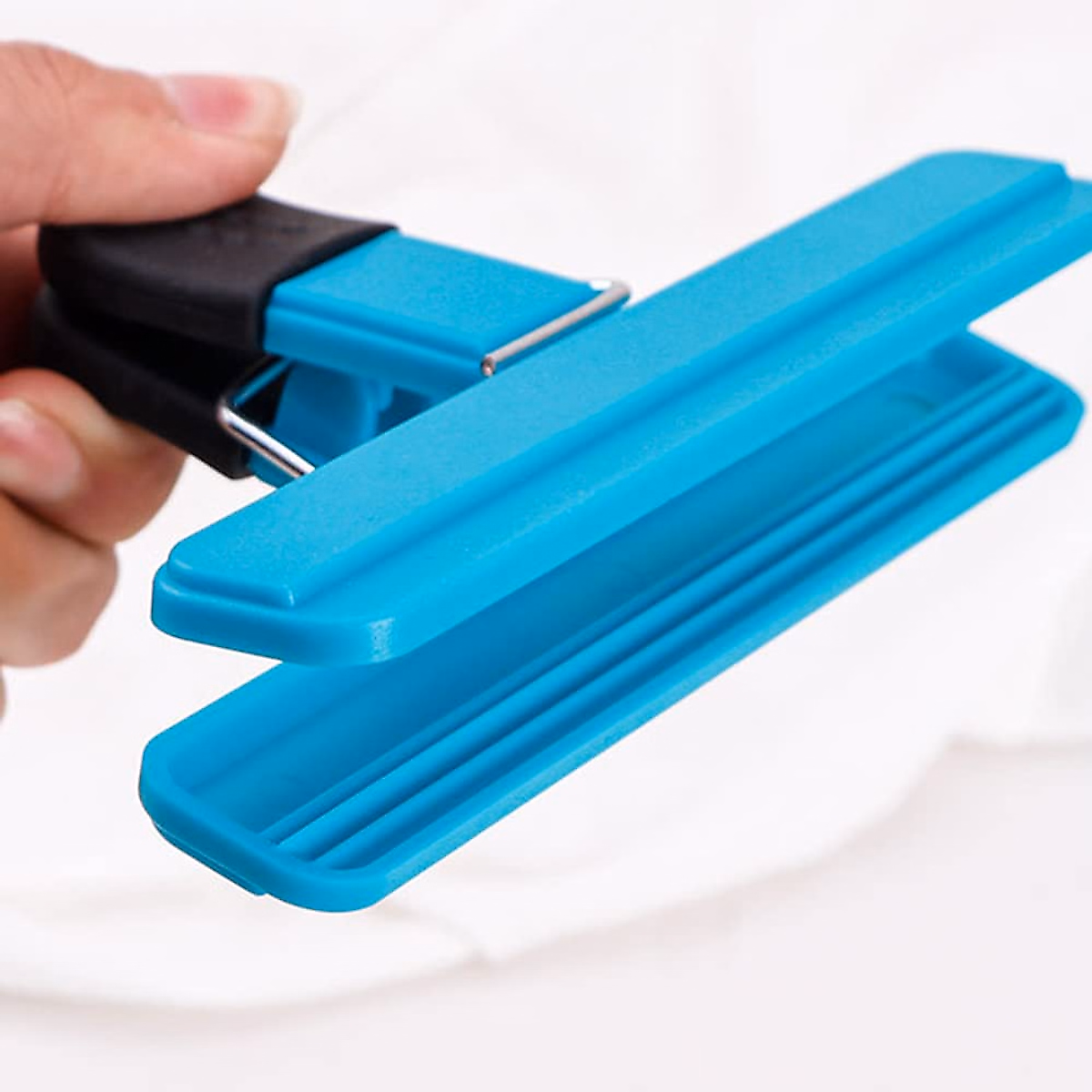 4 Pack Large Chip Bag Clip Food Bag Clip Plastic Heavy Seal Grip Used for Food Snack Storage in Various Sizes