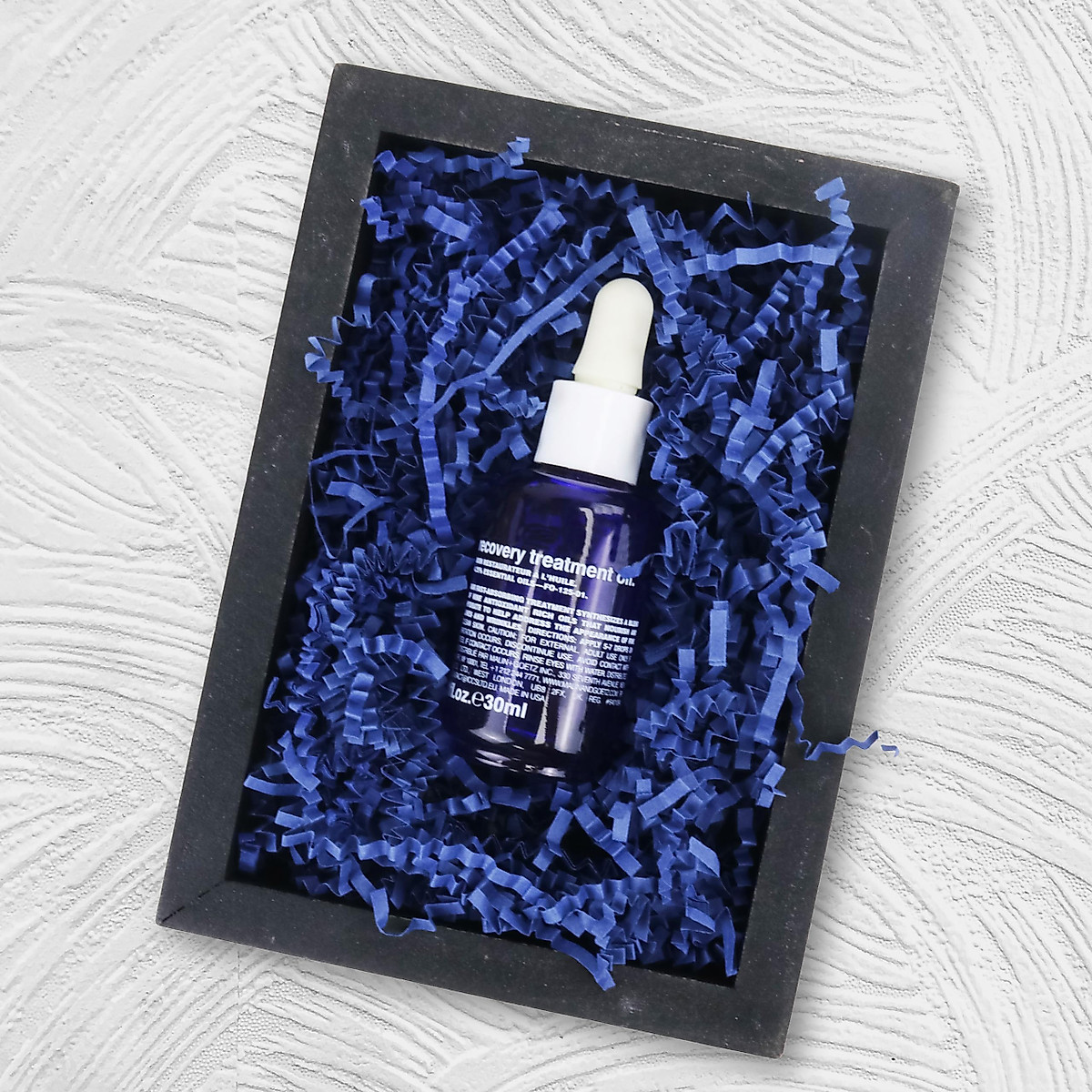 MagicWater Supply Crinkle Cut Paper Shred Filler (1 LB) for Gift Wrapping & Basket Filling - Navy Blue