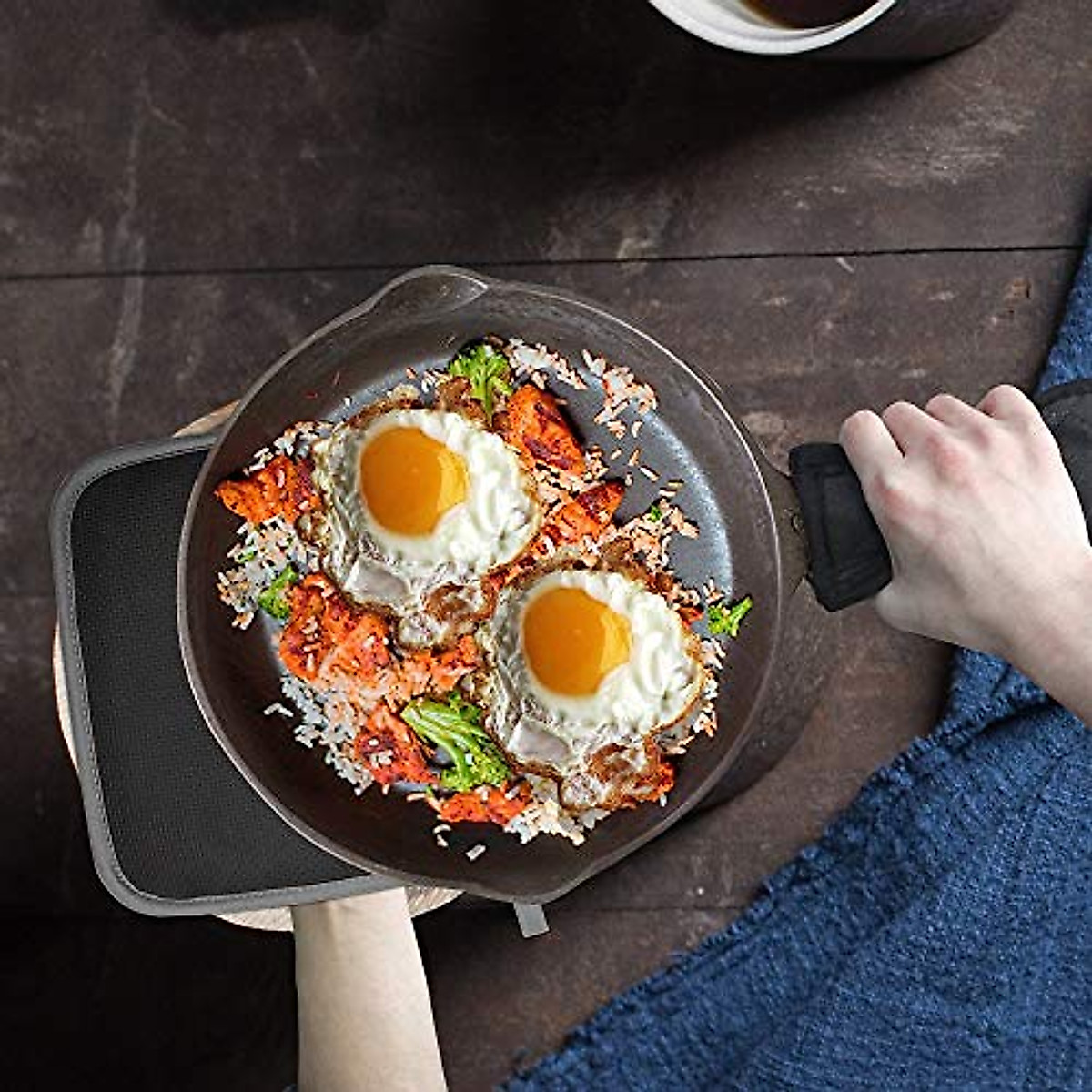 YEKOO 2 PCS Gray Pot Holders Sets for Kitchen Heat Resistant Oven Hot Pads with Pockets Non Slip Soft Grip Potholders for Baking Cooking 8"x8.5"