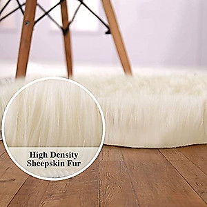 Gracefur Area Rug Genuine Sheepskin Rug Soft Lambswool Throw Rug Decorative Rug for Bedroom Sofa Floor (2*6ft, White)