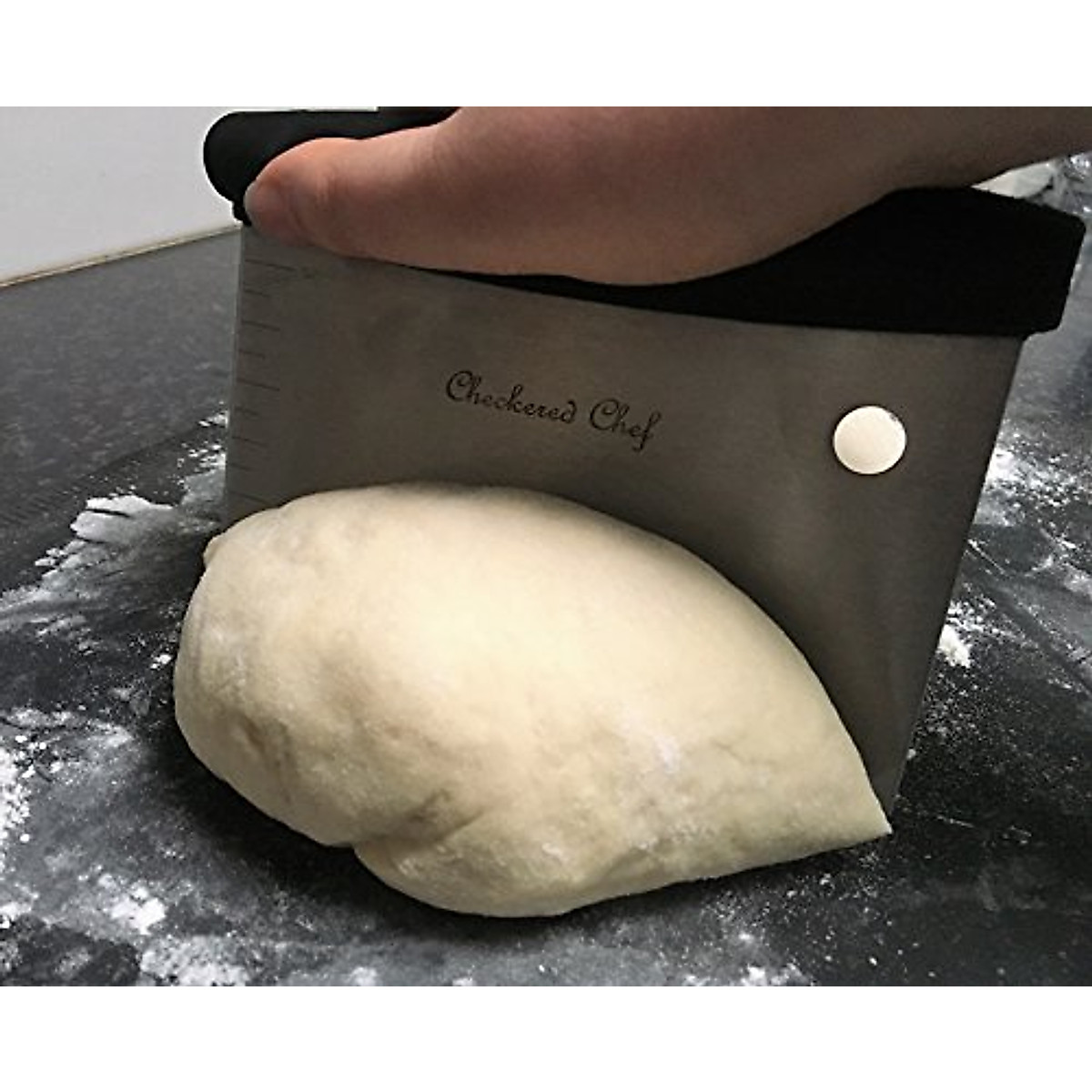 Checkered Chef Dough Scraper - Stainless Steel Kitchen Bench Scraper, Icing Smoother & Food Chopper - Pizza, Vegetable and Pastry Cutter w/Protective Plastic Cover﻿