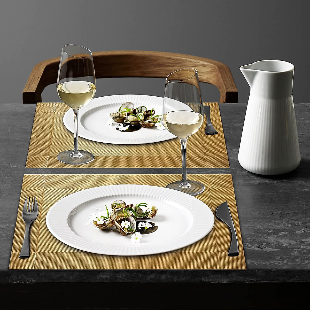 Trophable Placemats Set of 6, Table Placemats Heat Resistant Woven Placemats Washable PVC Place Mats Woven Vinyl Placemats Non-Slip Stain Resistant Kitchen Table Placemats Easy to Clean (Gold)