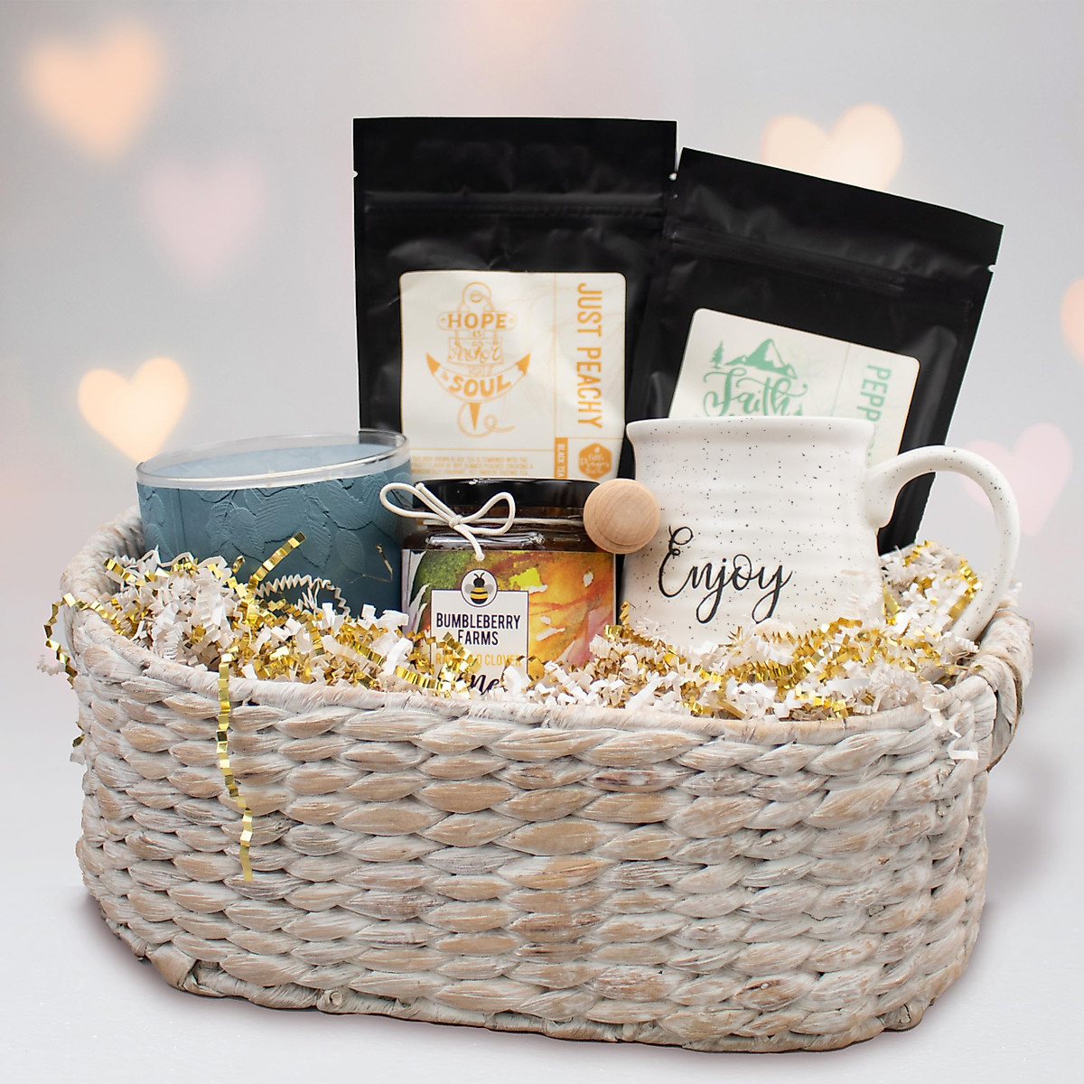 MagicWater Supply Crinkle Cut Paper Shred Filler (4 oz) for Gift Wrapping & Basket Filling - White & Gold