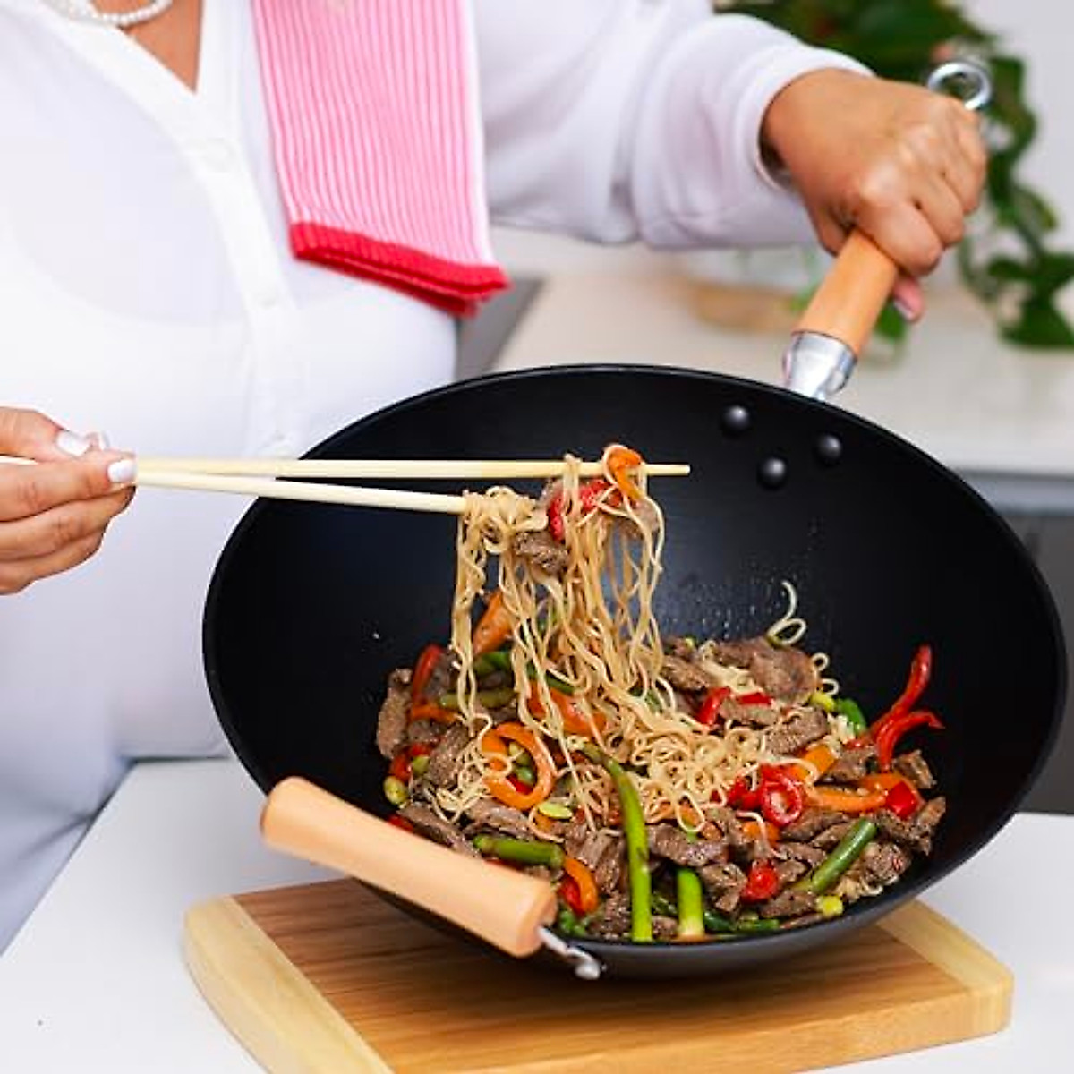 JOYCE CHEN Professional Series 14-Inch Cast Iron Wok with Maple Handle