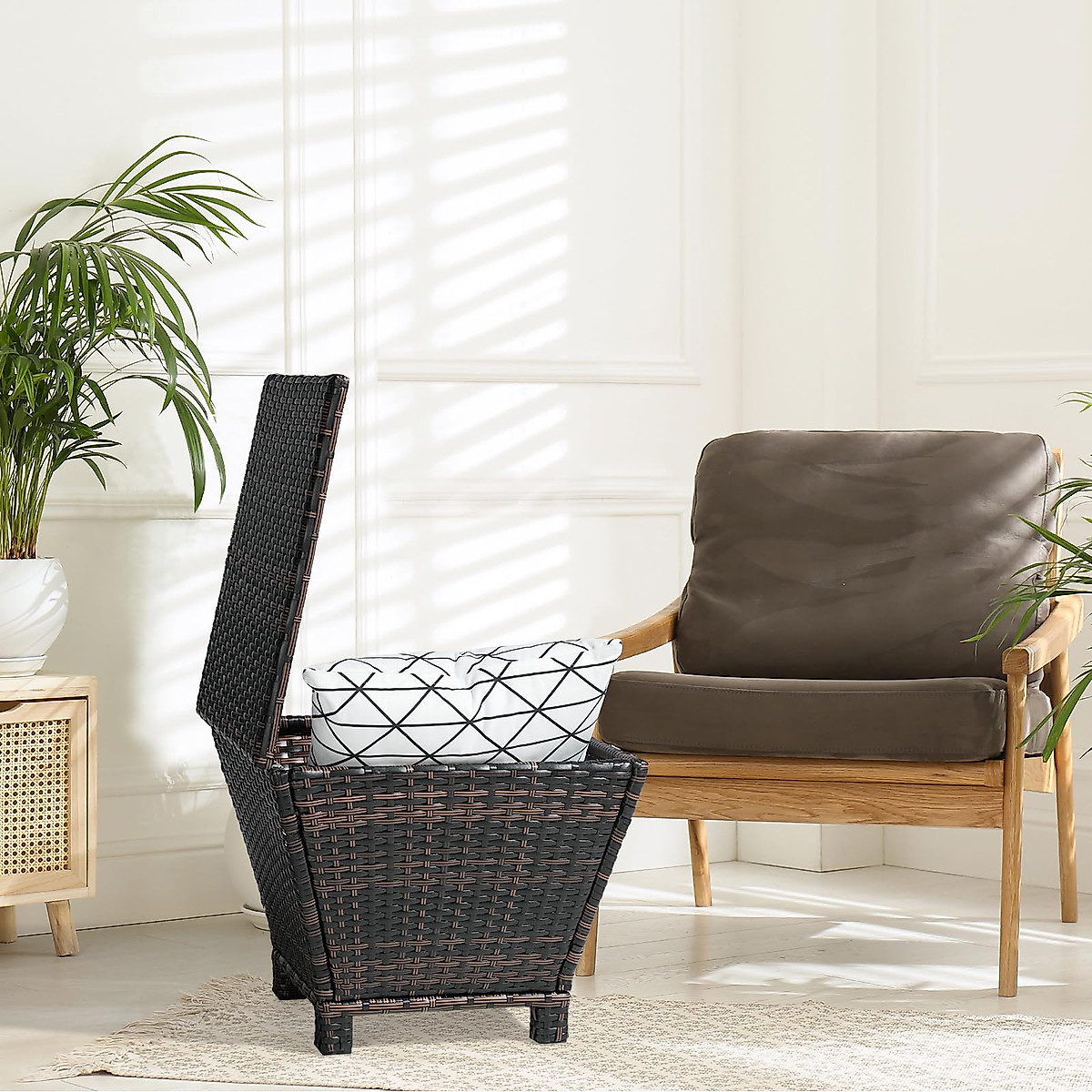 Outdoor Small Deck Box with Lid, Outdoor Wicker Side Table with Storage, Wicker Storage Box Patio Rattan End Table Small Resin Square Container Coffee Table Outdoor Side Table Patio Storage Box