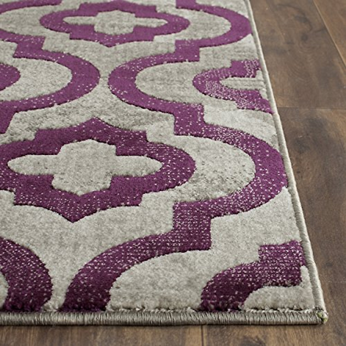 SAFAVIEH Porcello Collection Area Rug - 6' x 9', Light Grey & Purple, Moroccan Quatrefoil Distressed Design, Non-Shedding & Easy Care, Ideal for High Traffic Areas in Living Room, Bedroom (PRL7734B)