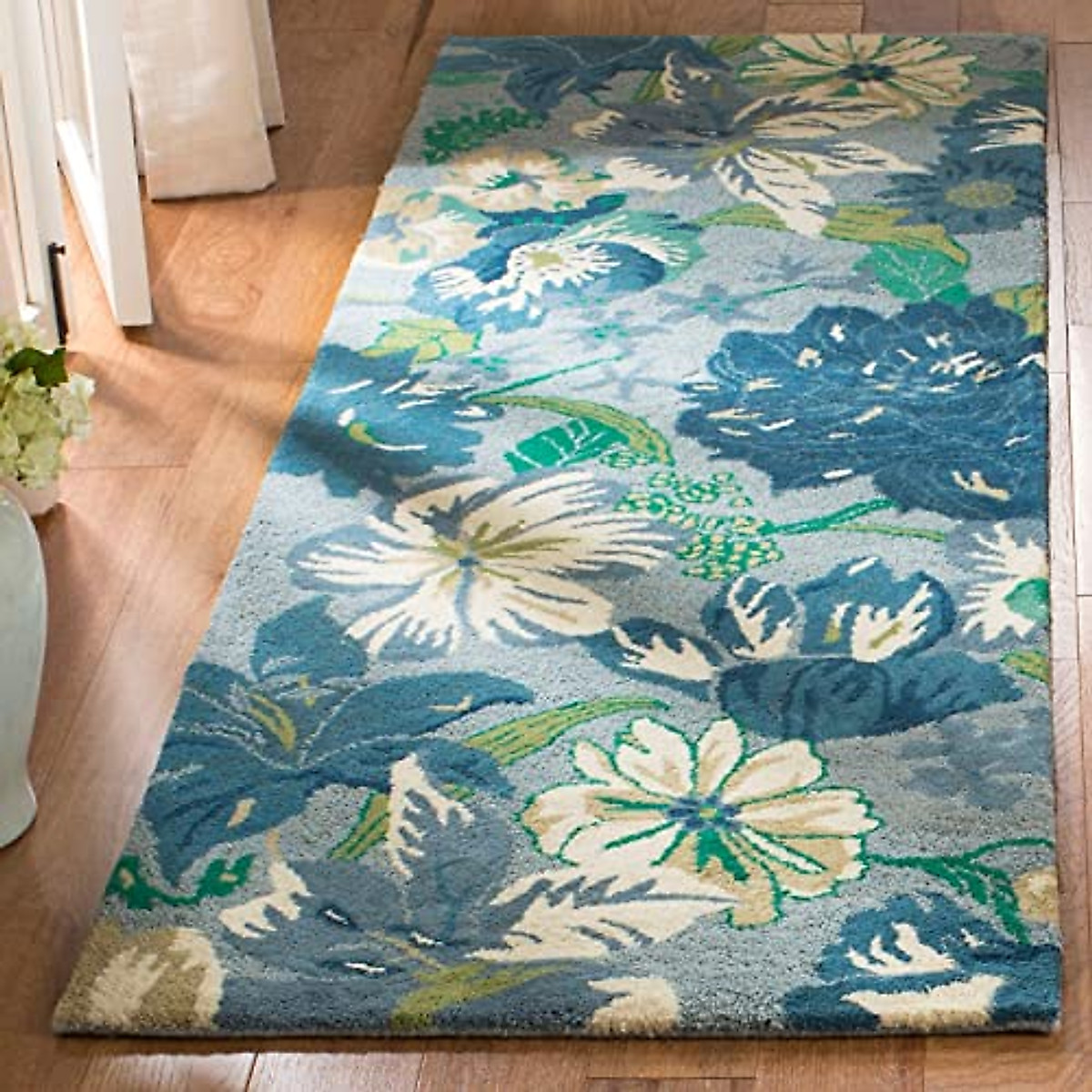 SAFAVIEH Soho Collection 7'6" x 9'6" Blue/Multi SOH849A Handmade Premium Wool & Viscose Area Rug